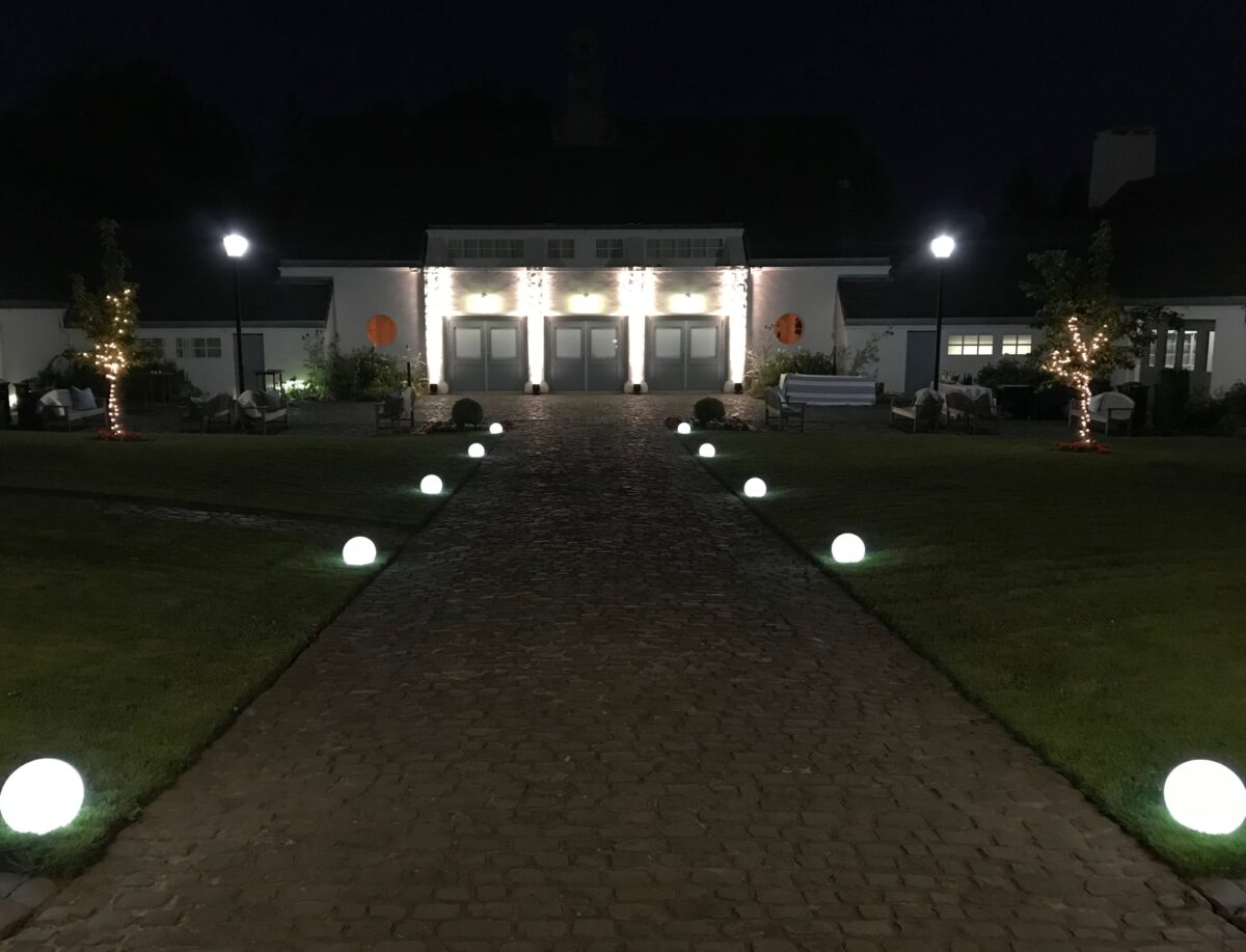 Decorative Wayfinding using Wireless “Glowing Orbs” – Greenlight Creative